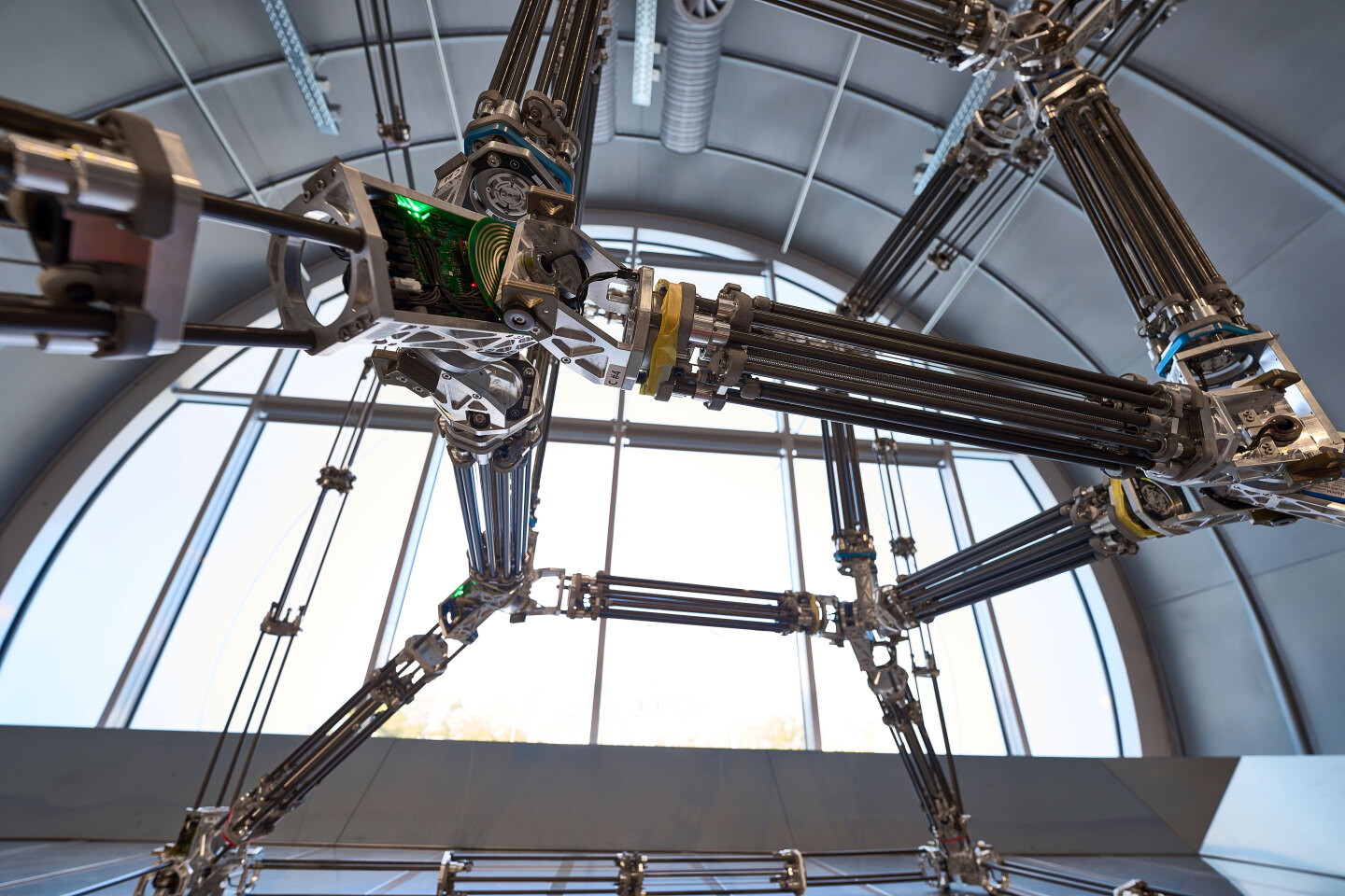 Round About Four Dimensions – arts.cern